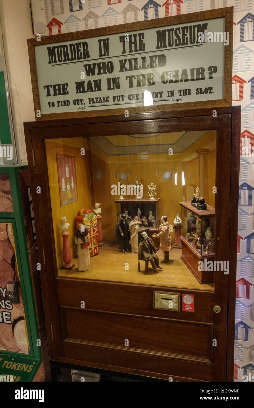 "Murder in the Museum Who killed the man in the chair?" coin-operated ...