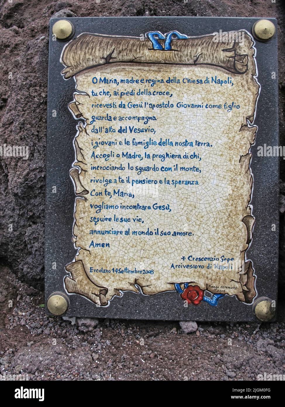 The nature trail leading to the crater of the famous volcano Vesuvius ...