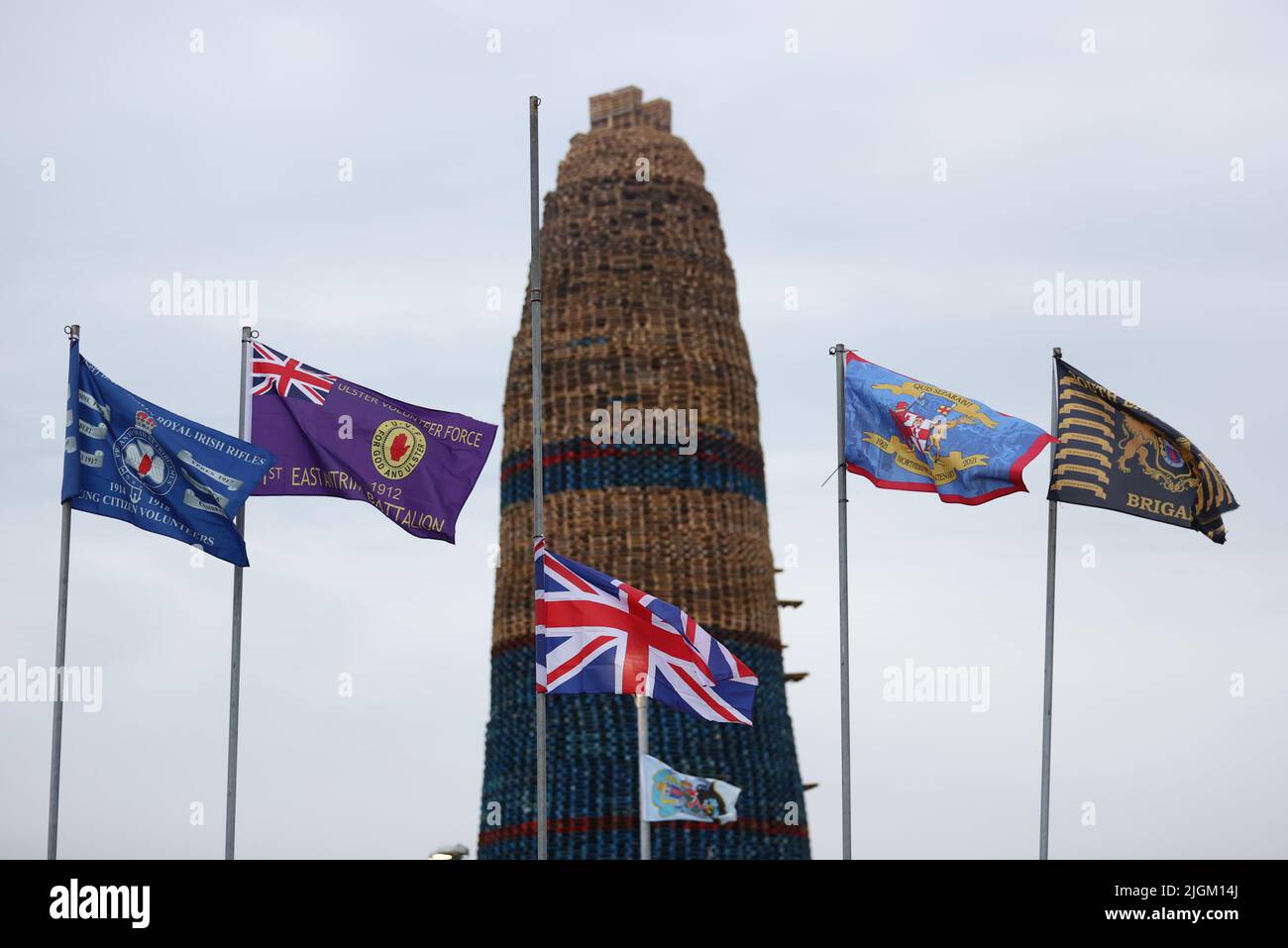 Battle of the boyne flags hi-res stock photography and images - Alamy