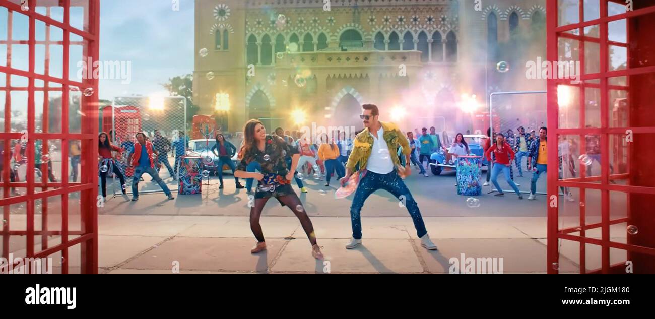 QUAID-E-AZAM ZINDABAD, from left: Mahira Khan, Fahad Mustafa, 2022 ...