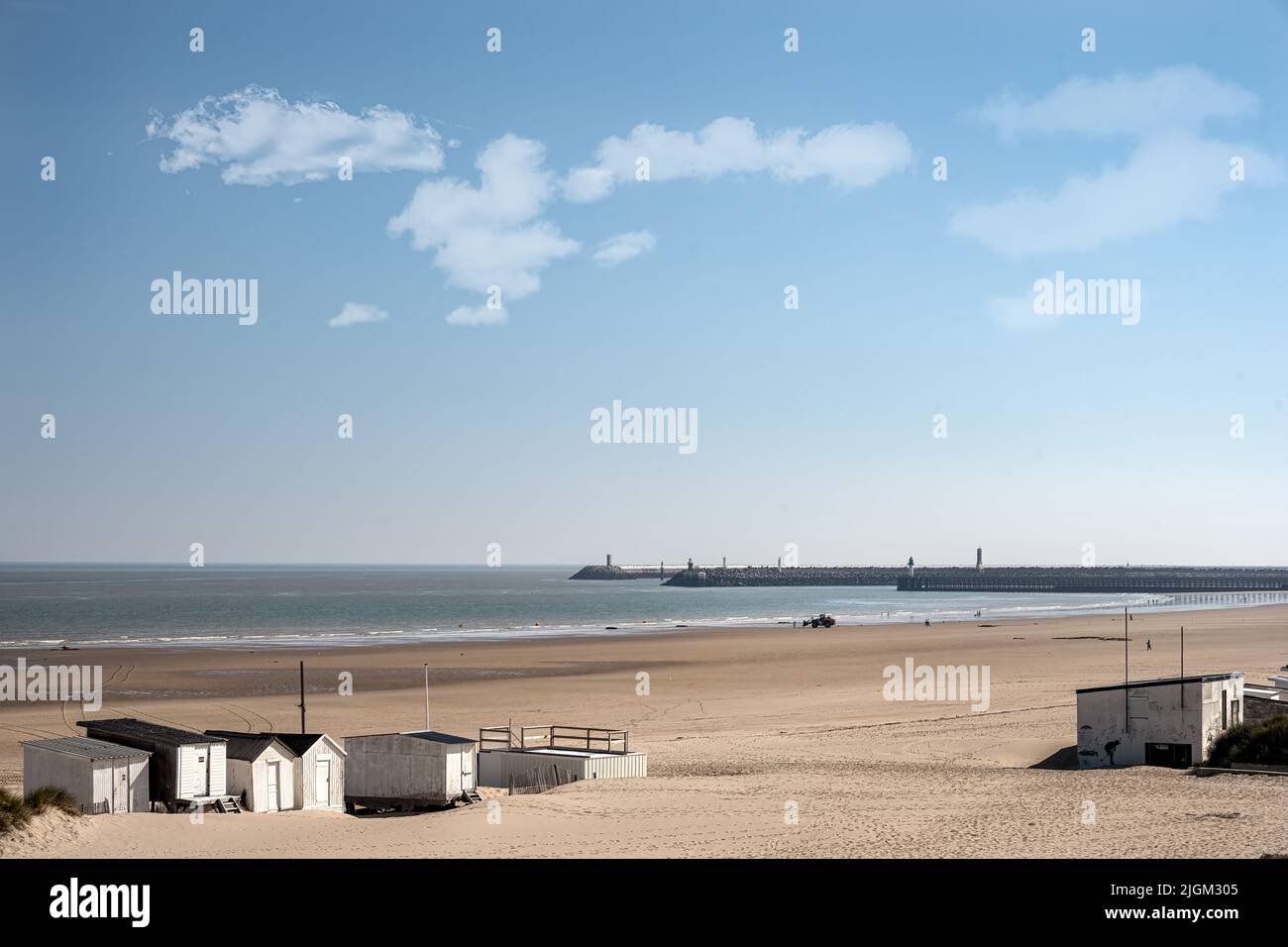 Calais beach and the entrance of the harbour, northern France Stock ...