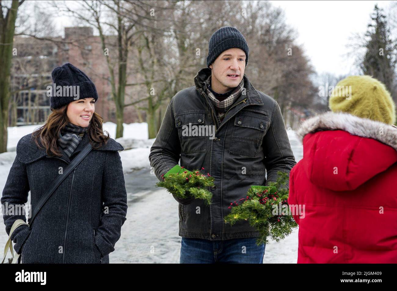 TIFFANI THIESSEN, JOSH HOPKINS, NORTHPOLE, 2014 Stock Photo - Alamy
