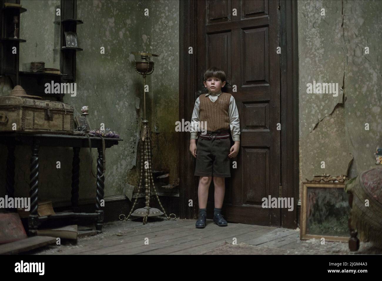 OAKLEE PENDERGAST, THE WOMAN IN BLACK 2: ANGEL OF DEATH, 2014 Stock ...