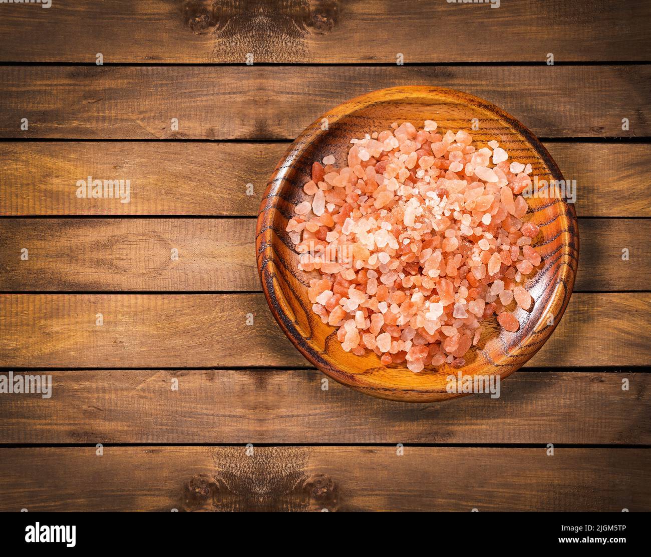 Himalayan pink salt crystals, powdered red rock salt from Pakistan ...