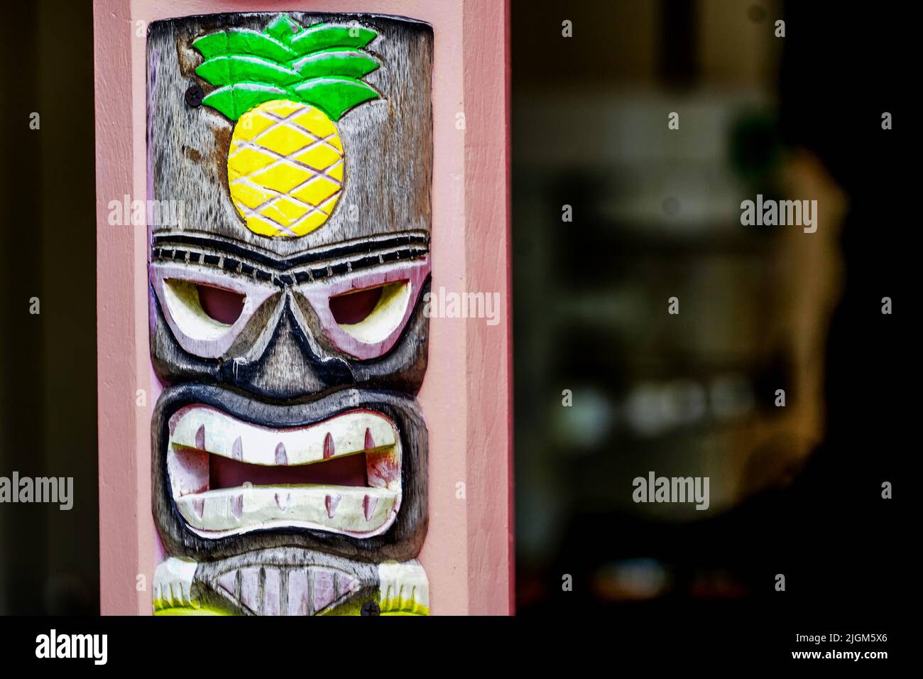 Tiki totem poles hi-res stock photography and images - Alamy