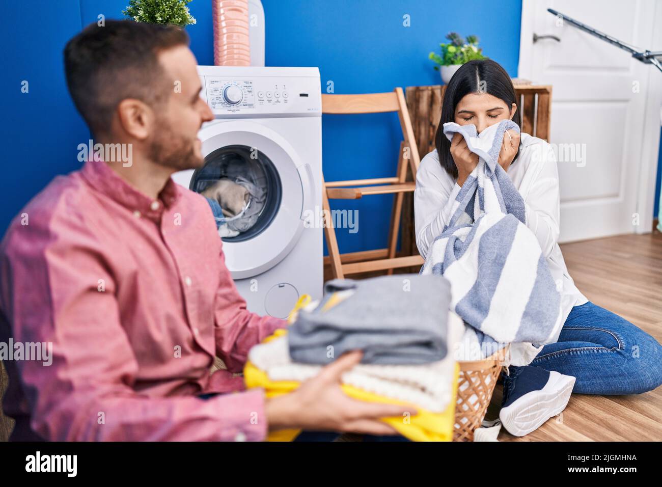 Washing machine clothes fold hi-res stock photography and images - Alamy
