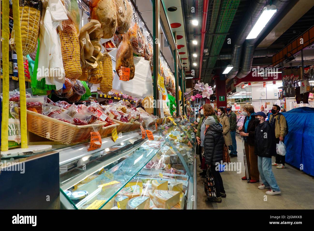 Meat case counter hi-res stock photography and images - Alamy