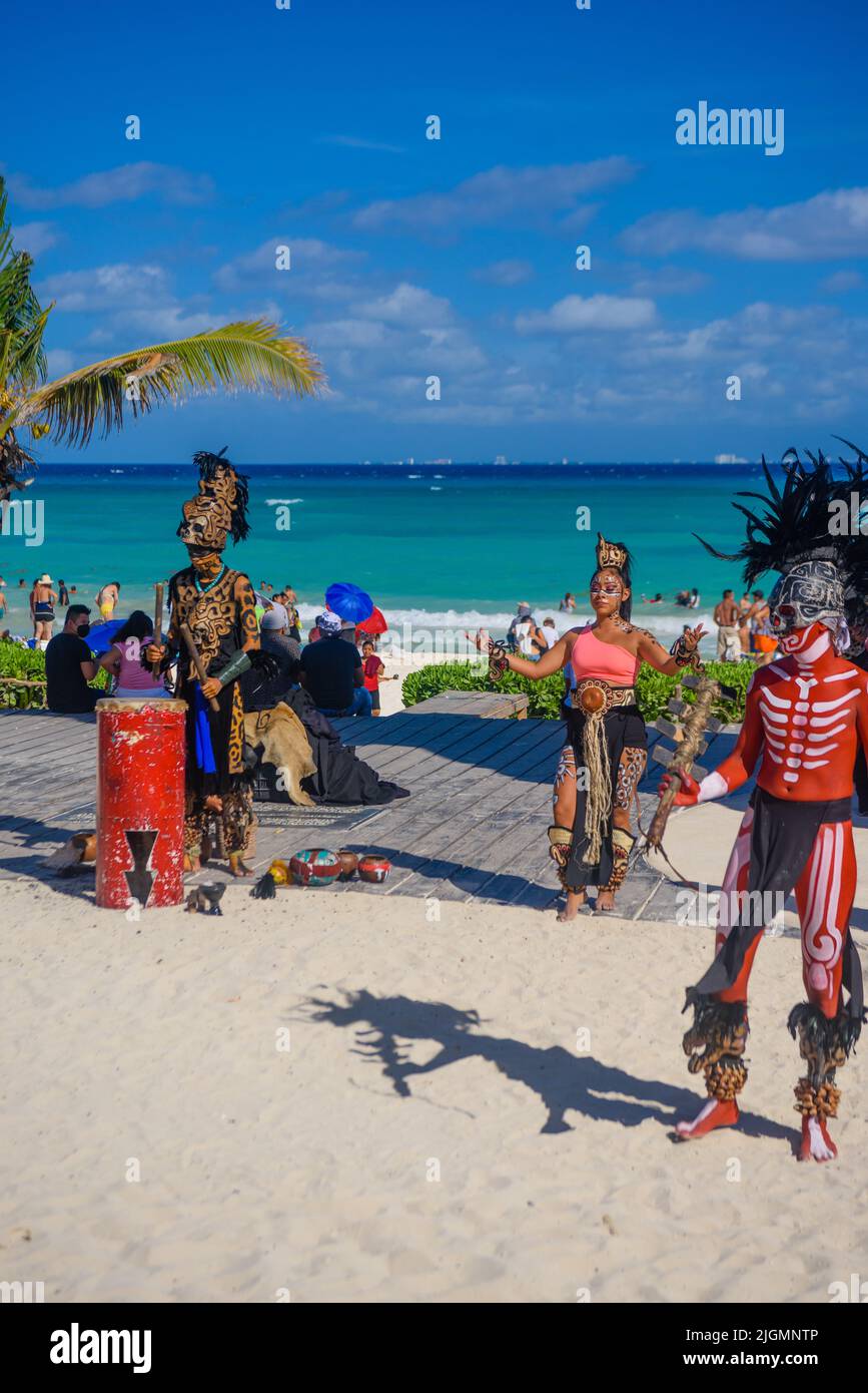 Dancing maya indians in Playa del Carmen, Yukatan, Mexico Stock Photo ...