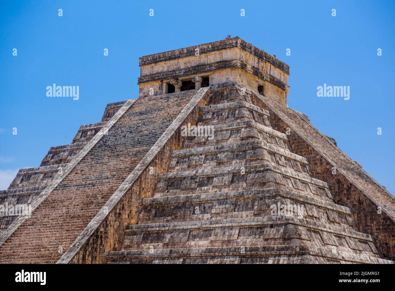 Temple Pyramid of Kukulcan El Castillo, Chichen Itza, Yucatan, Mexico ...