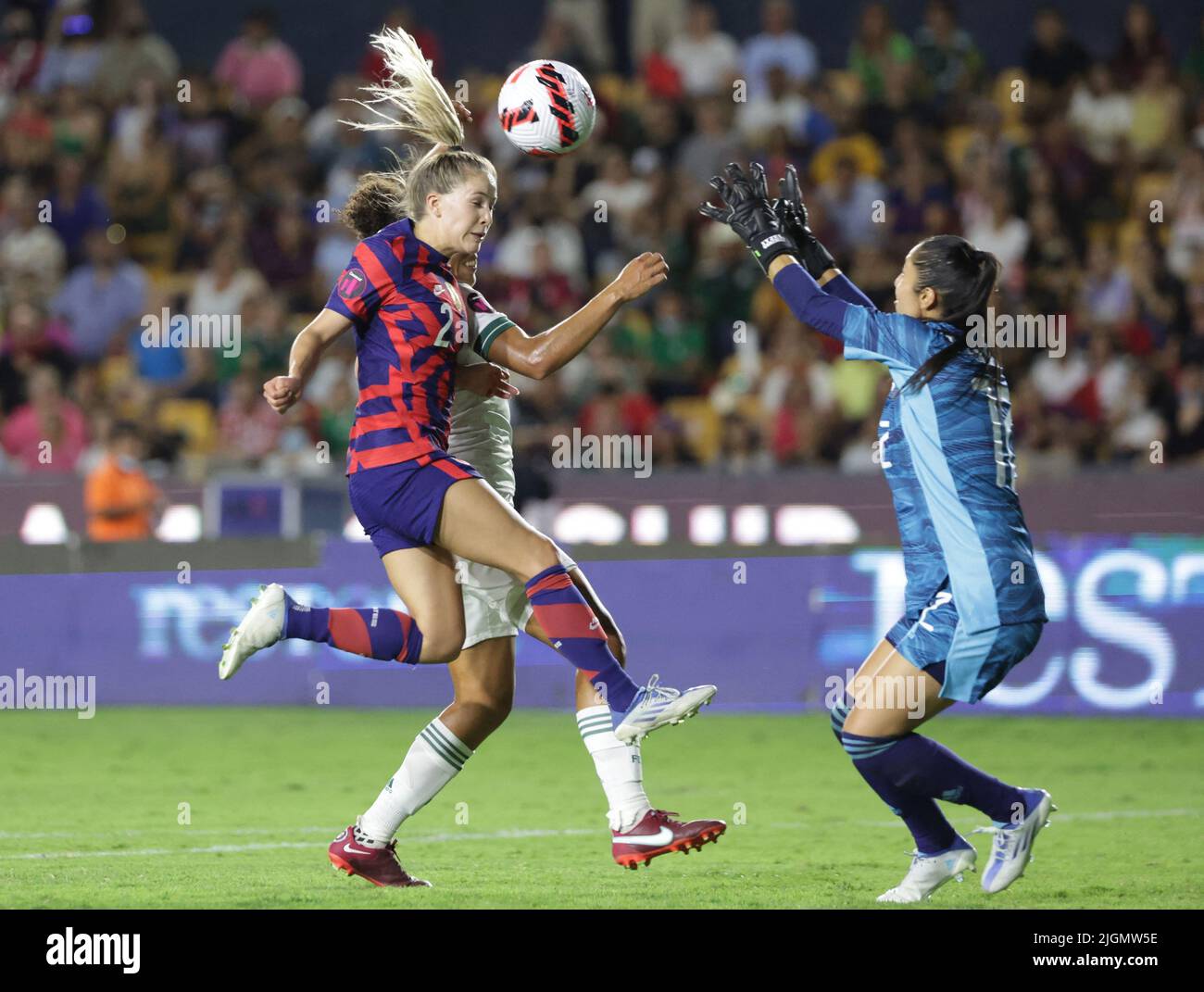Itzel gonzalez hi-res stock photography and images - Alamy
