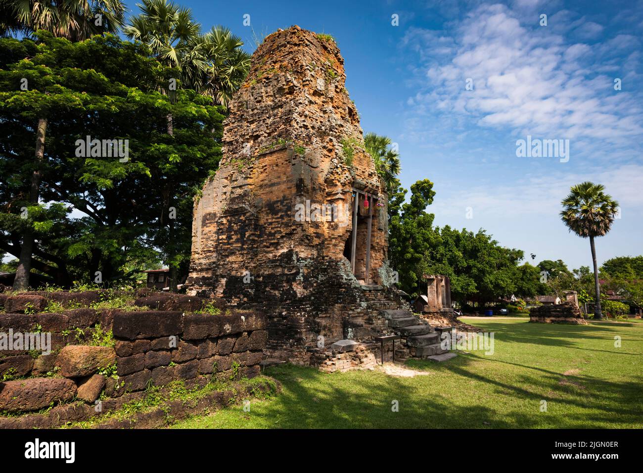Prasat Phum Pon, Prasat Phum Phon, Thailand's oldest Khmer temple, the ...