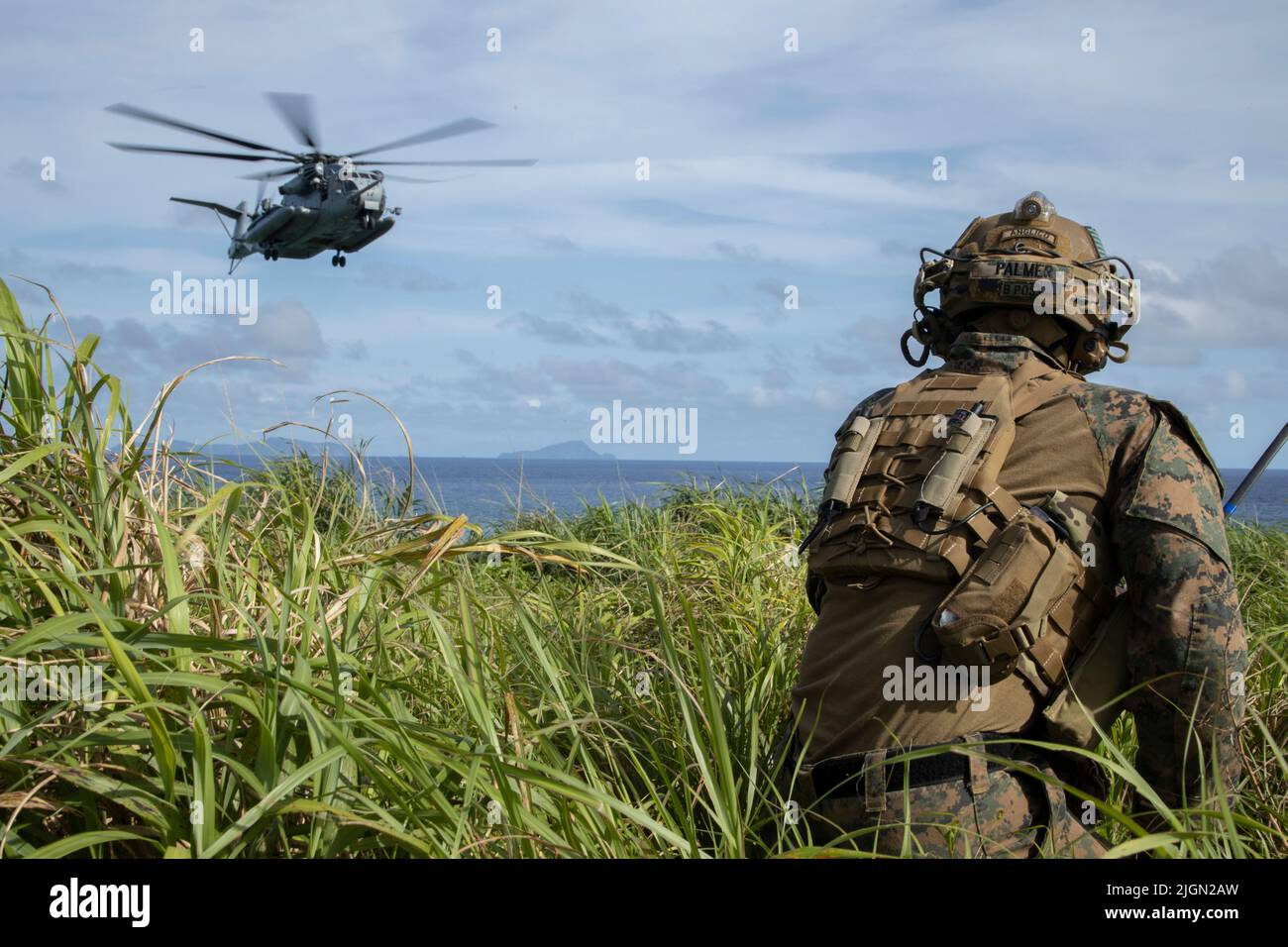 Marine corps mortar team hi-res stock photography and images - Alamy