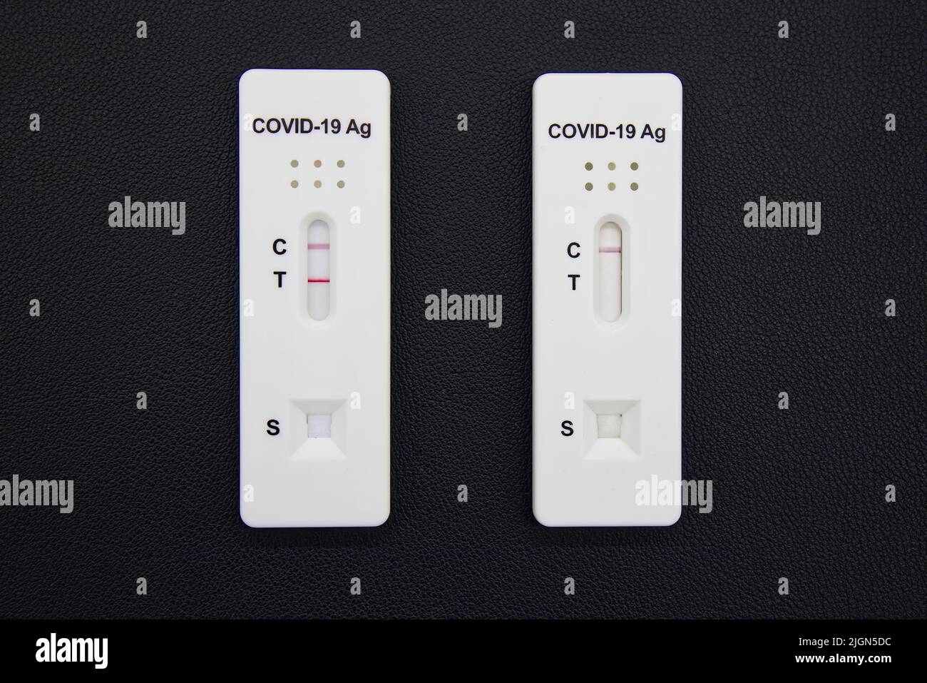 Positive and negative test result of Covid-19 antigen test kits ...