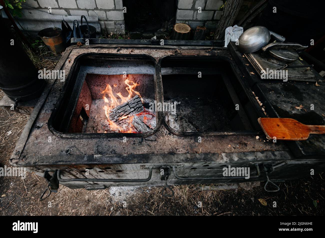 Cooking in the field kitchen during the war in Ukraine, conditions ...