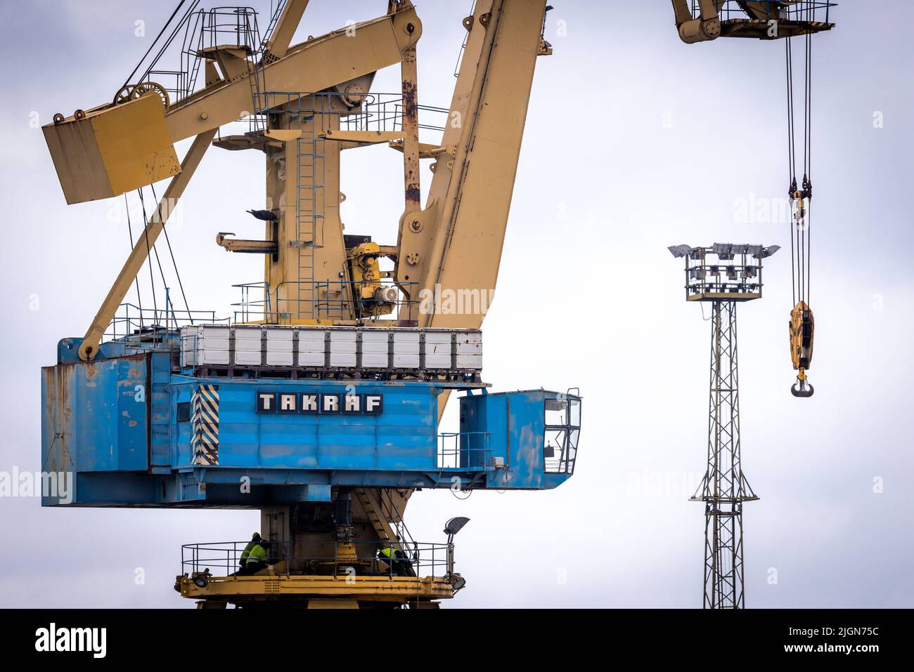 Cargo handling systems hi-res stock photography and images - Alamy