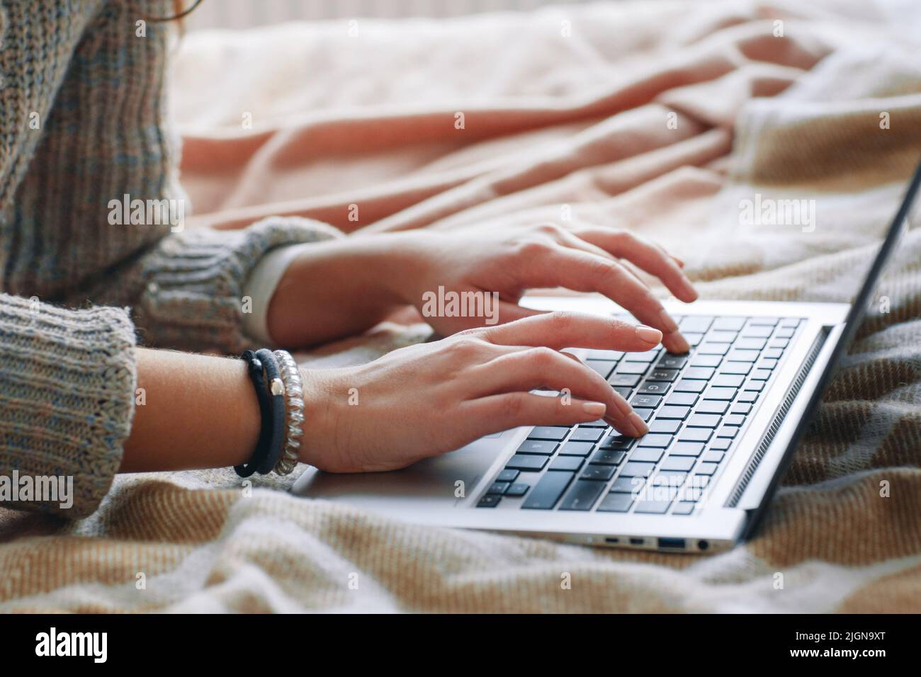 Programming notebook hi-res stock photography and images - Alamy