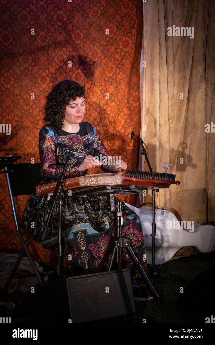Syrian musician Maya Youssef Queen of the Qanun performing at Trebah ...