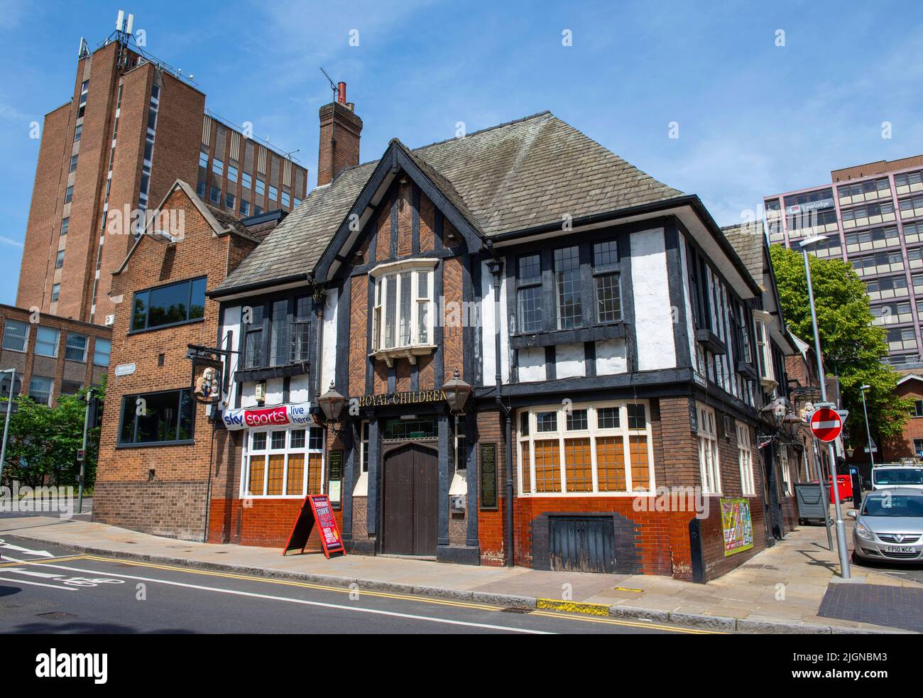 Royal Children Pub in Nottingham City, Nottinghamshire England UK Stock ...