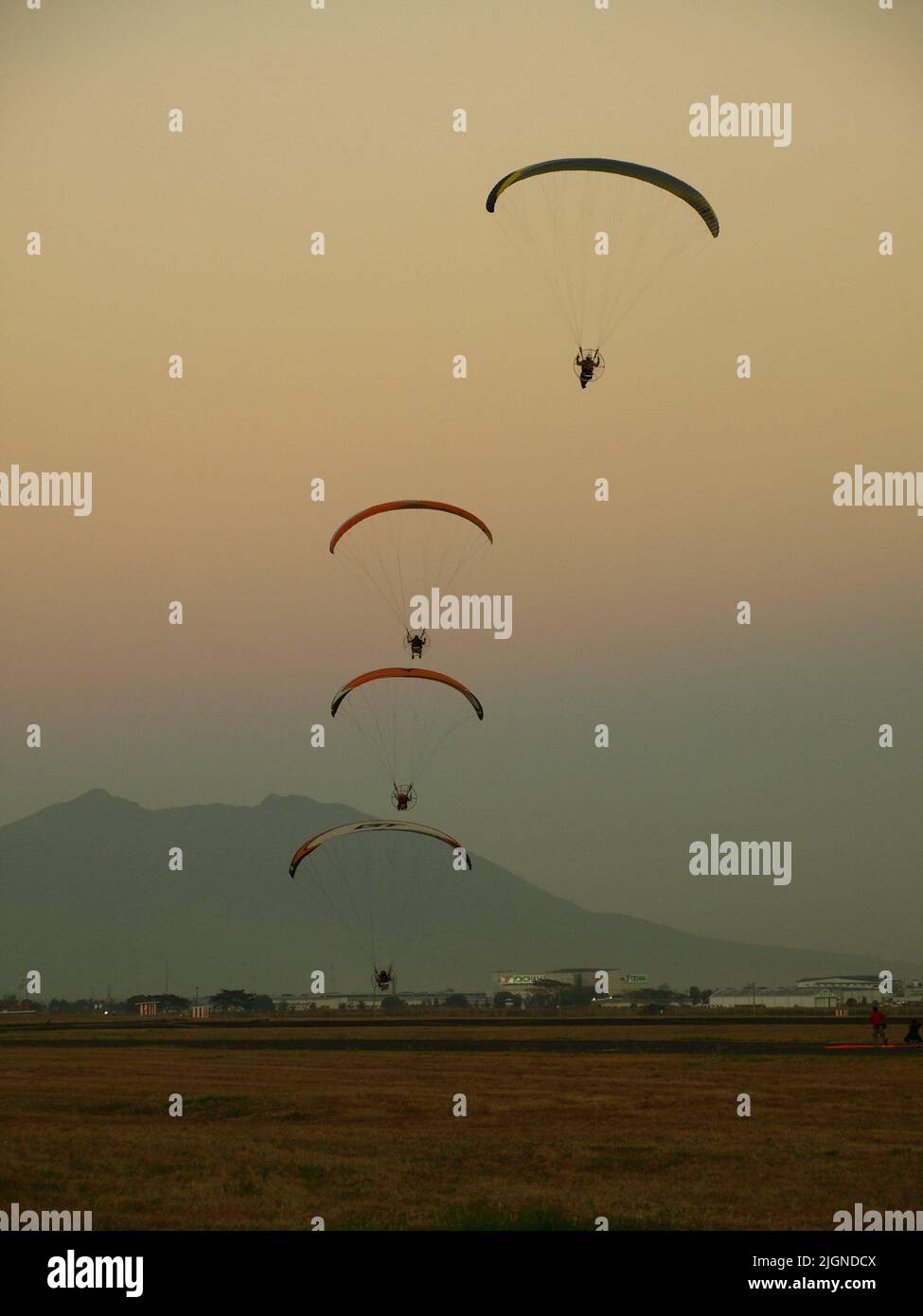 Showcase of different type of hot air ballon from different country ...