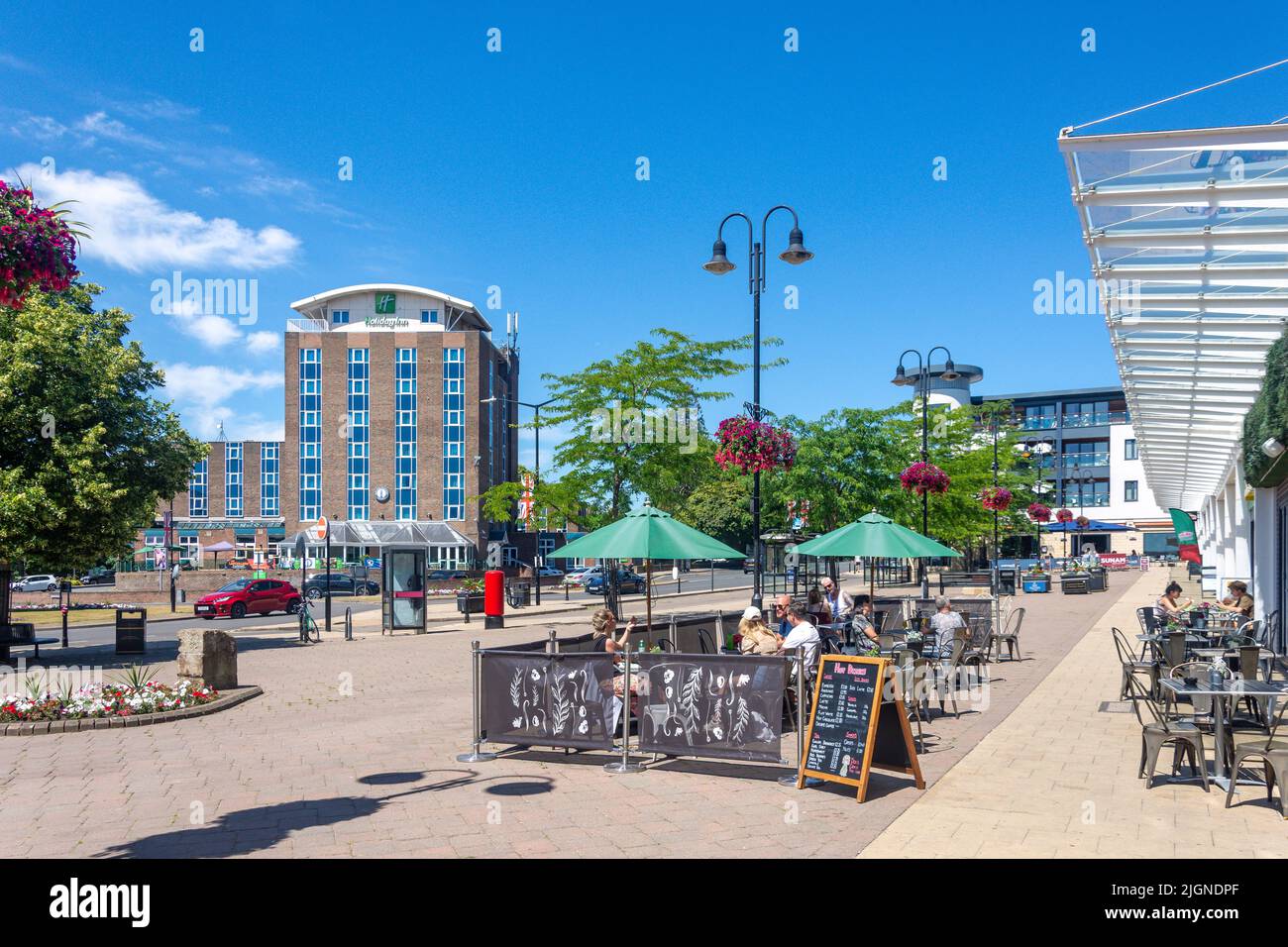 The Square, Kenilworth, Warwickshire, England, United Kingdom Stock ...