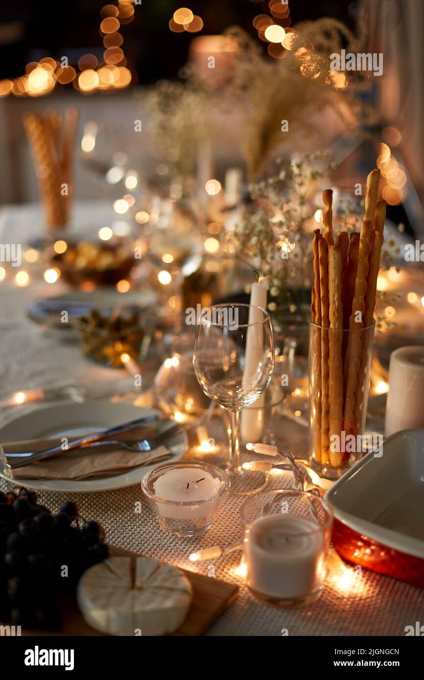 dinner party table serving at home Stock Photo - Alamy