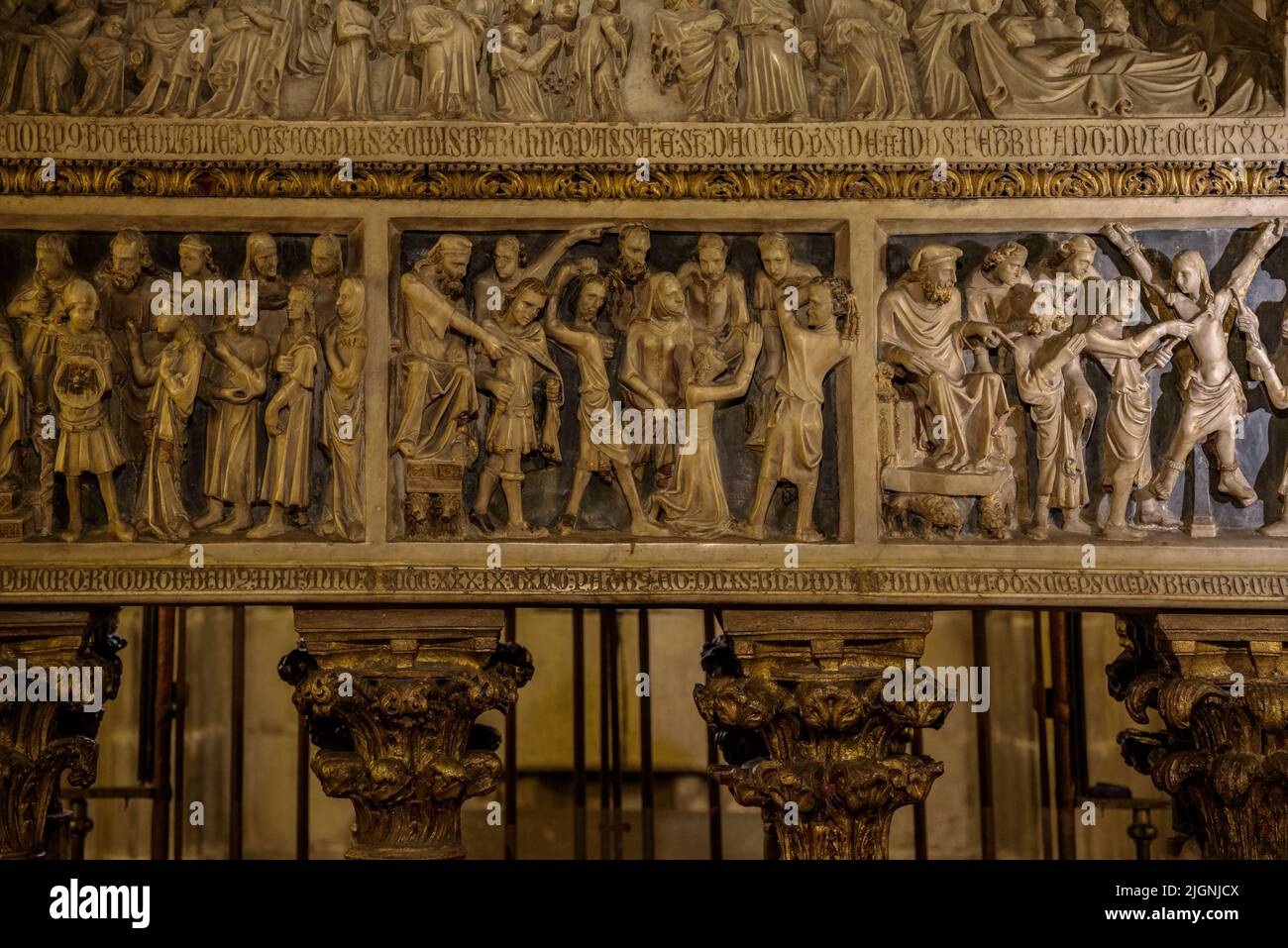 Interior of the Barcelona Cathedral, with gothic style (Barcelona ...