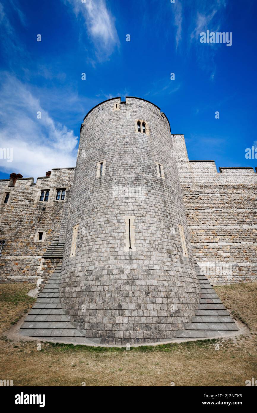 Exterior walls and turrets of Windsor Castle, Berkshire, UK Stock Photo ...