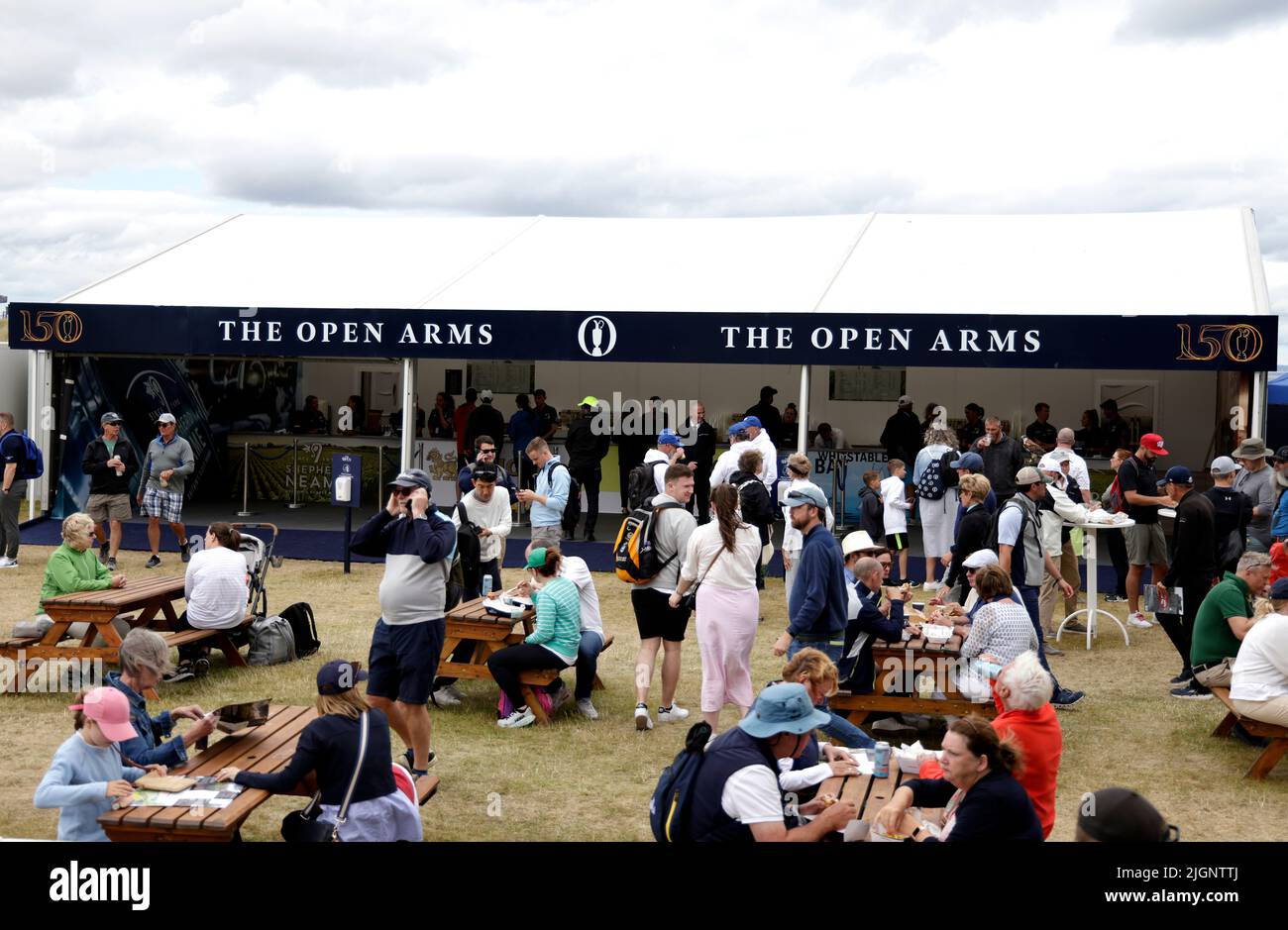 Uk golf hospitality tent hi-res stock photography and images - Alamy