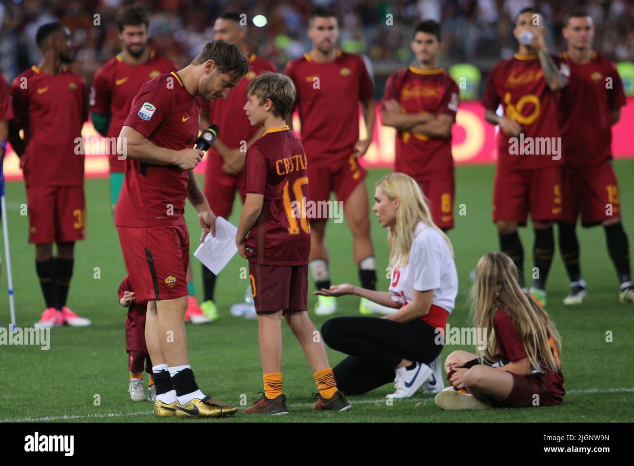 Roma, Stadio olimpico, Serie A tim As Roma vs Genoa: Francesco Totti at ...