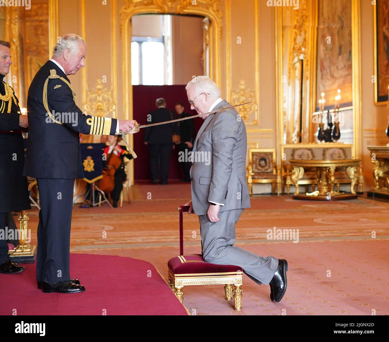 Professor Sir Francis McCormac from Stirling is made a Knight Bachelor ...