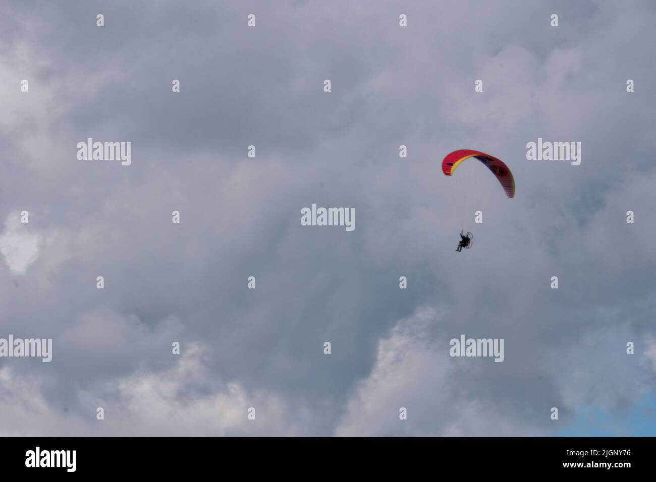 Parasailing flight hi-res stock photography and images - Alamy