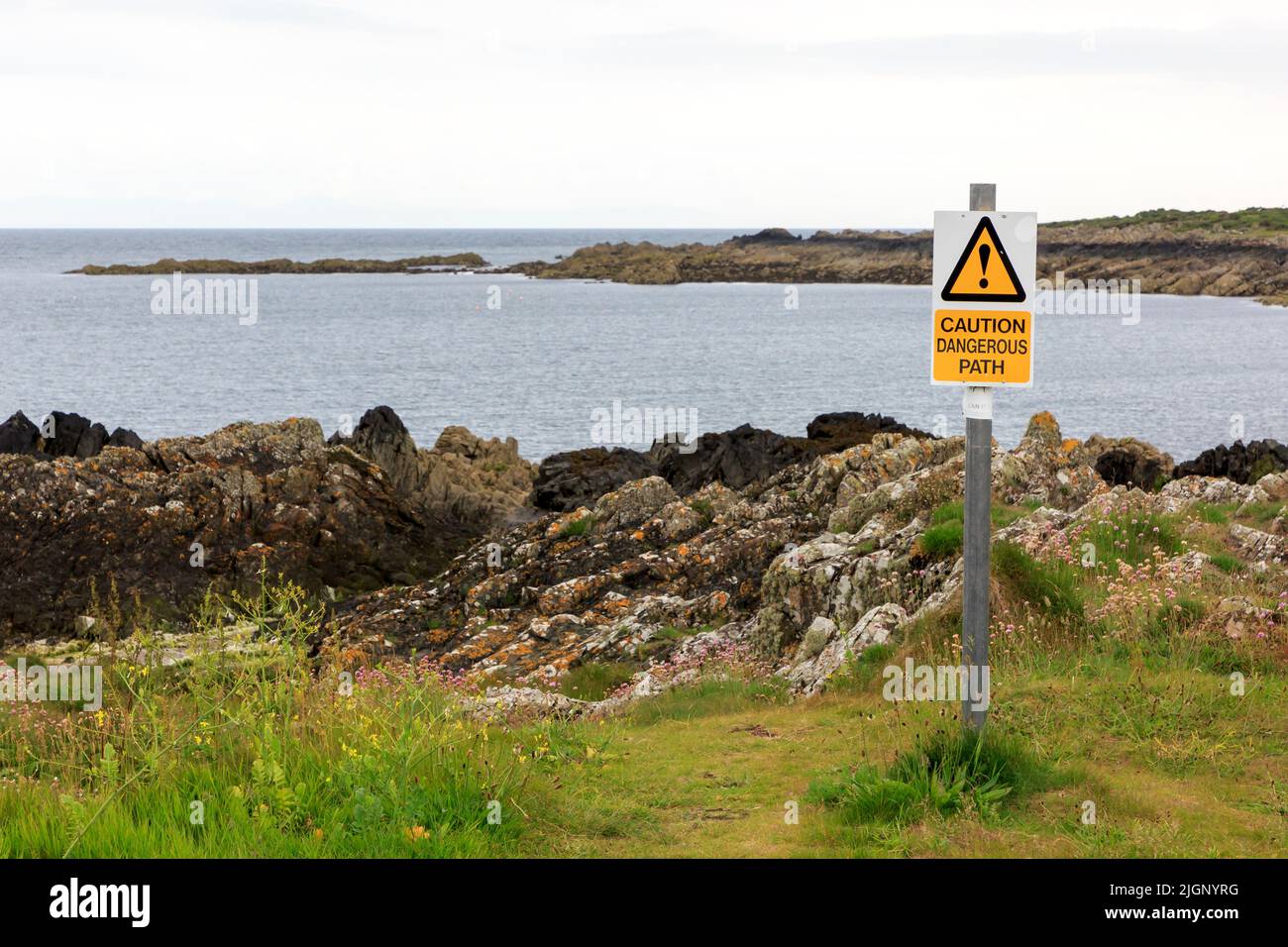 Dangerous overlook sign hi-res stock photography and images - Alamy
