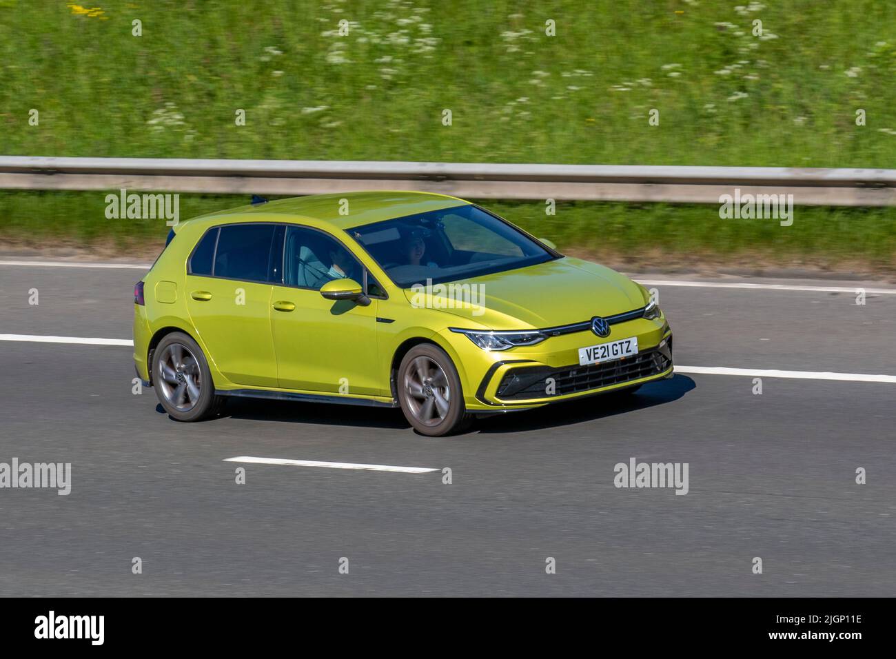 2021 Yellow VW Volkswagen Golf R-LINE ETSI S-A Electric petrol 1498cc 7 ...