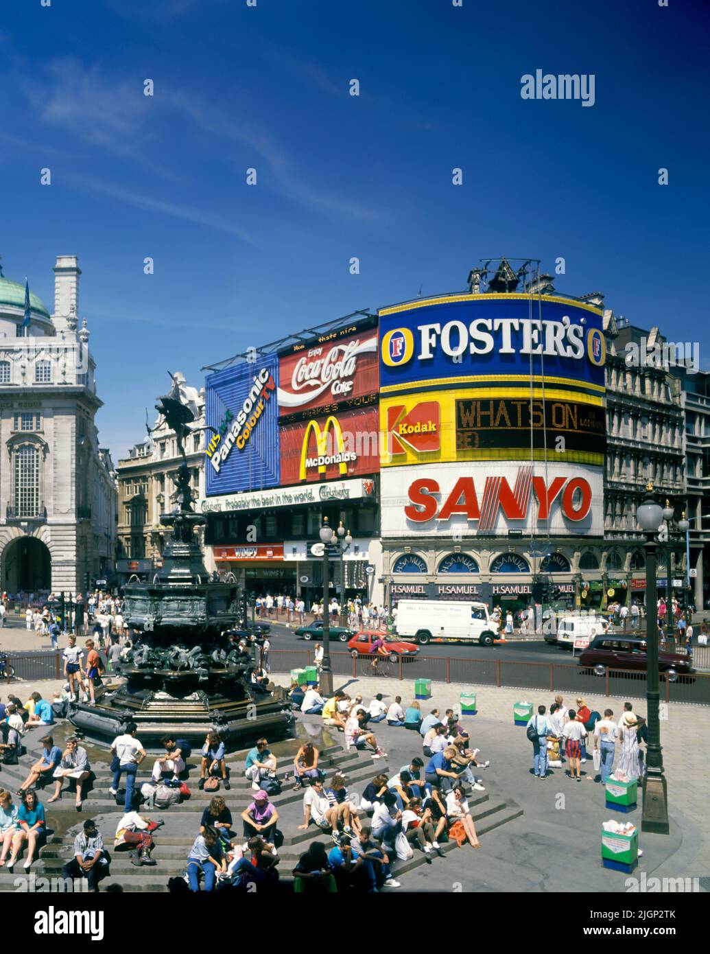 Piccadilly circus 1990s hi-res stock photography and images - Alamy