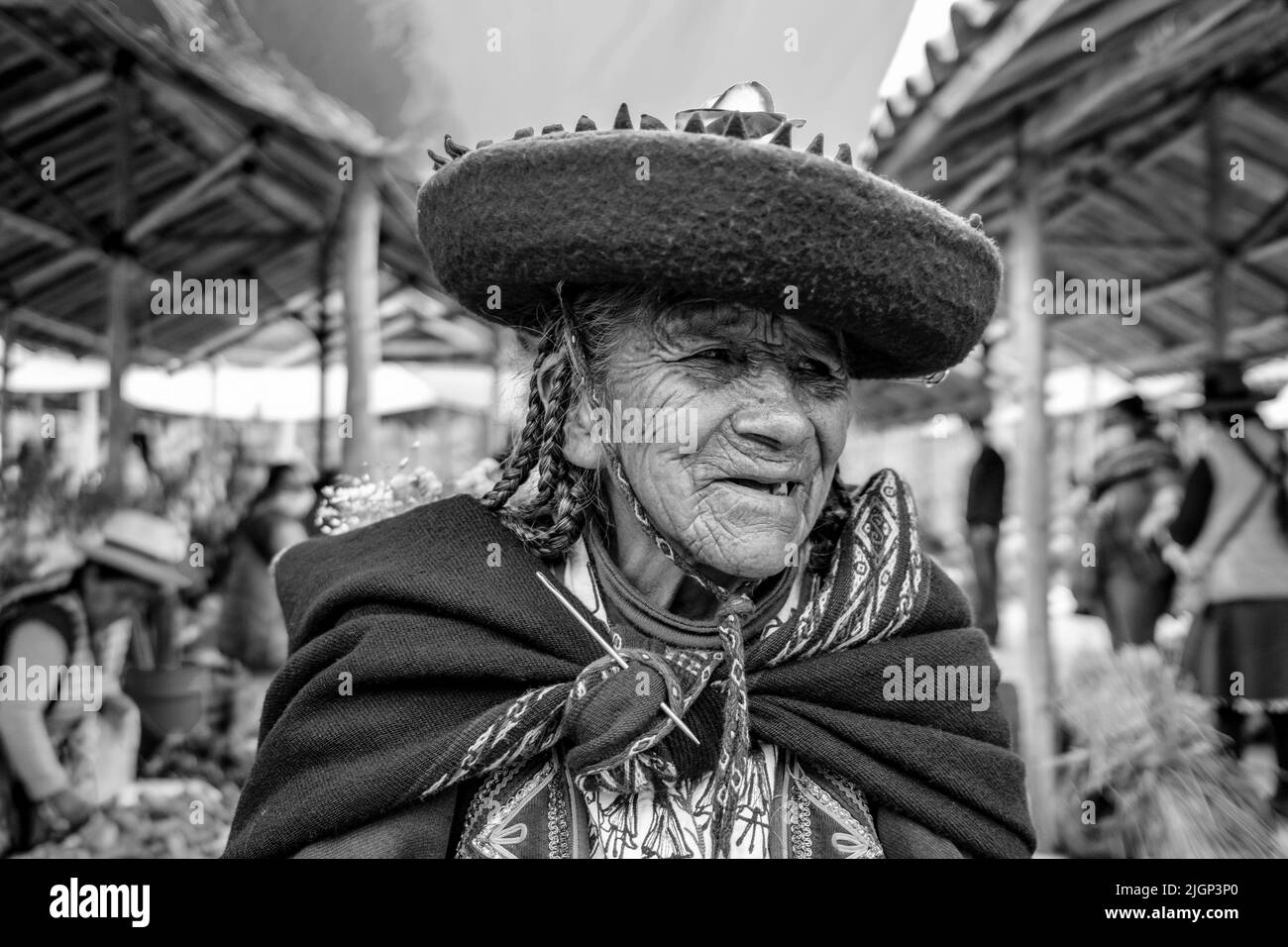 Portrait indigenous quechua woman Black and White Stock Photos & Images ...