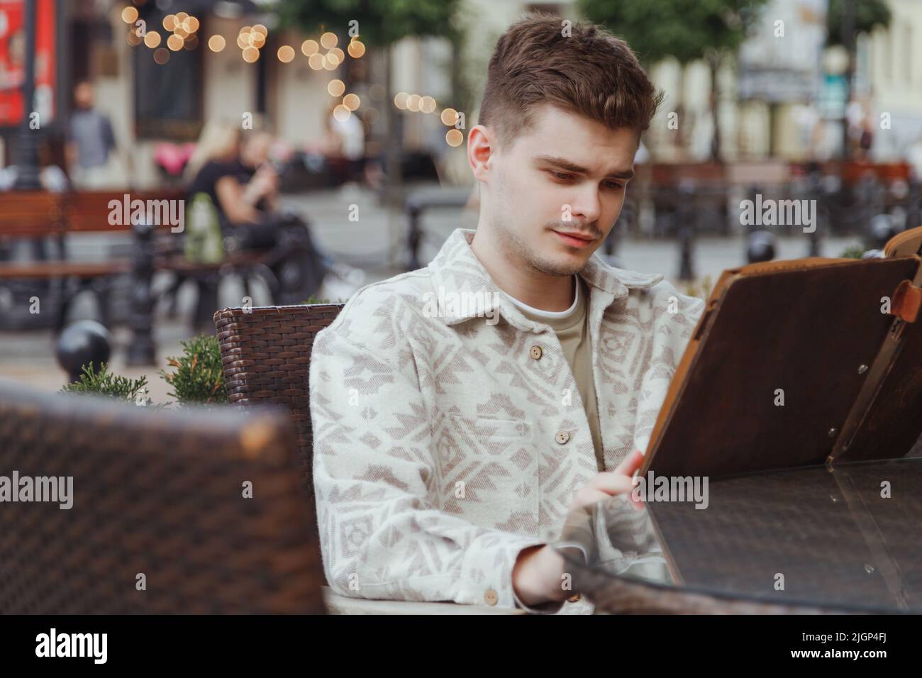 People waiting for dinner to be read hi-res stock photography and ...