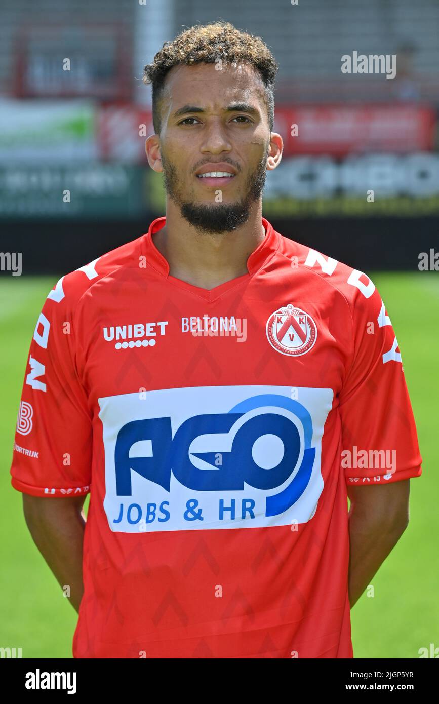 Kortrijk's David Henen poses for the photographer at the 2022-2023 ...