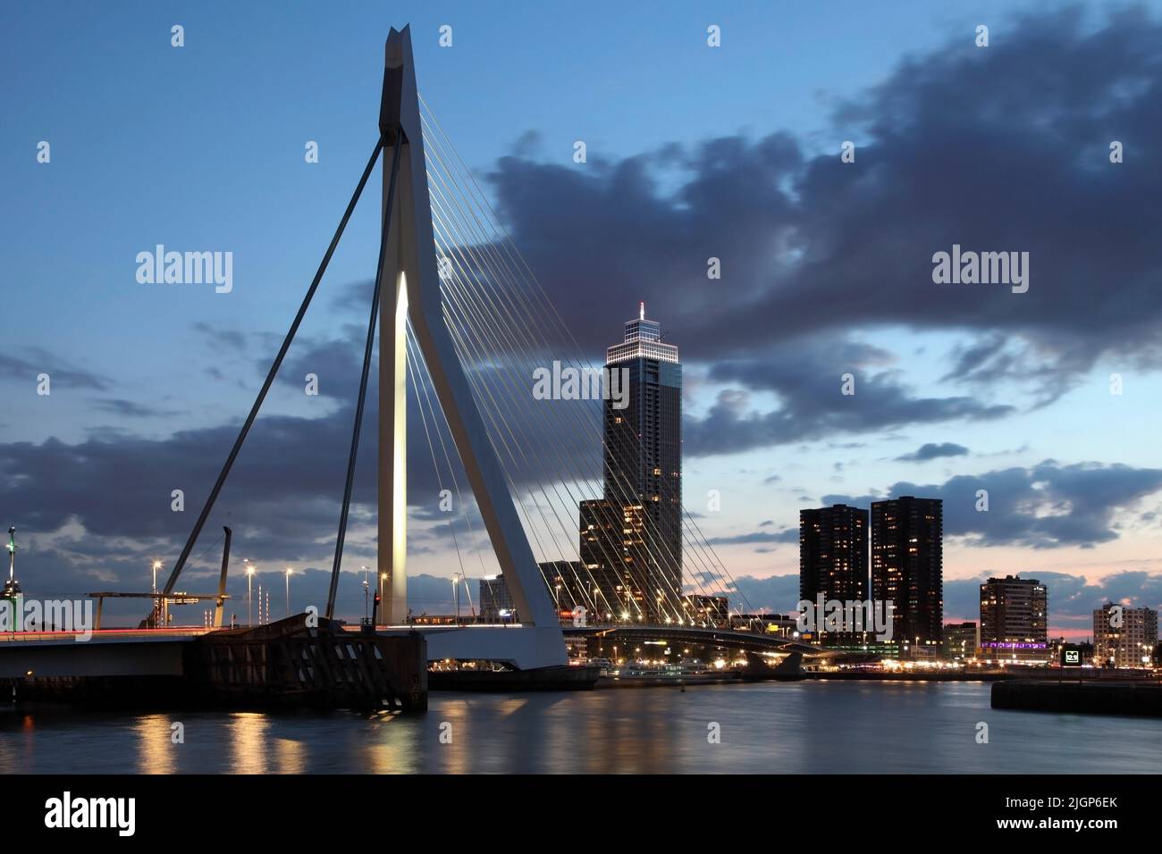 The Erasmusbrug or Erasmus Bridge, de Zalmhaven and Rotterdam skyline ...