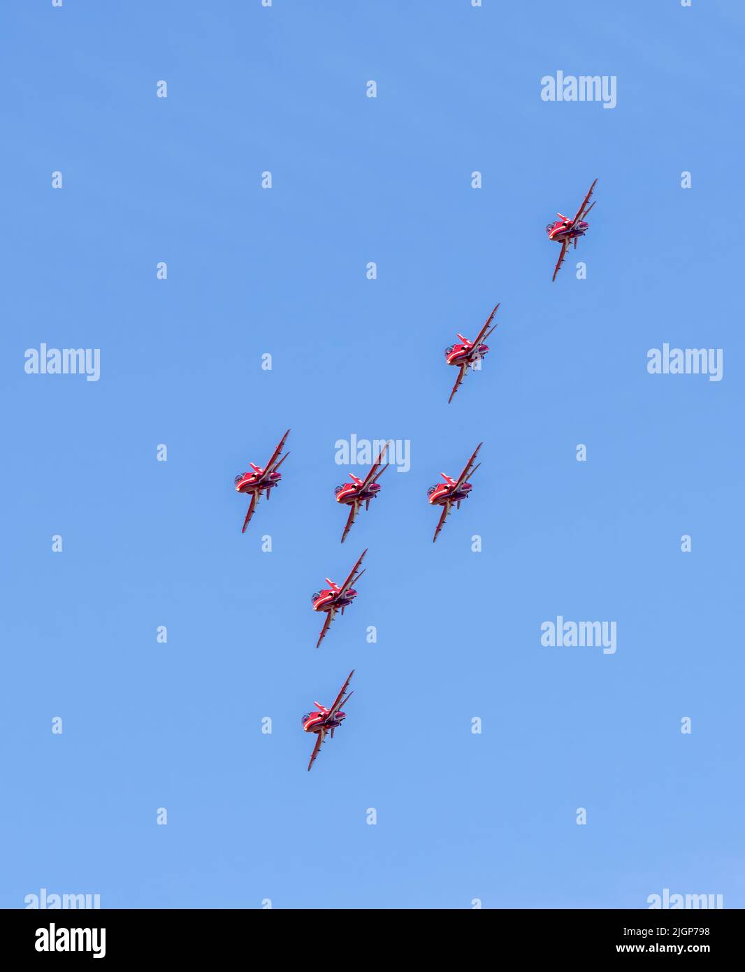 Red arrows jets aerobatic display hi-res stock photography and images ...