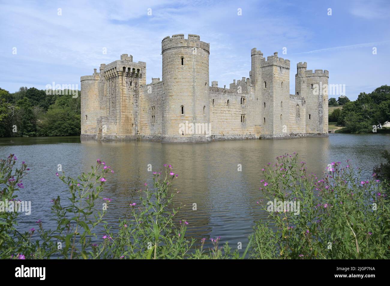 Bodiam castle drawbridge hi-res stock photography and images - Alamy