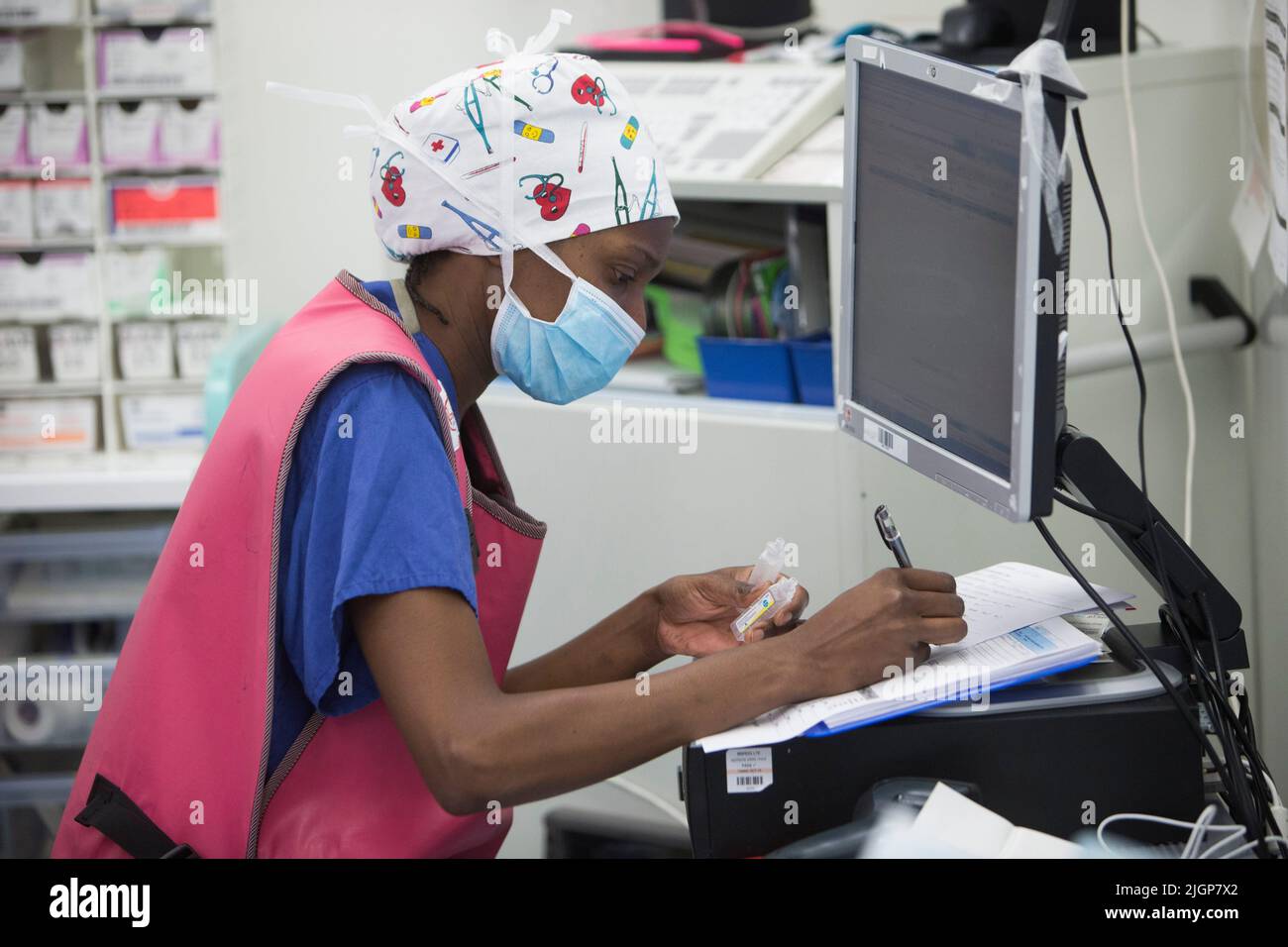 Nhs nurse diverse hi-res stock photography and images - Alamy