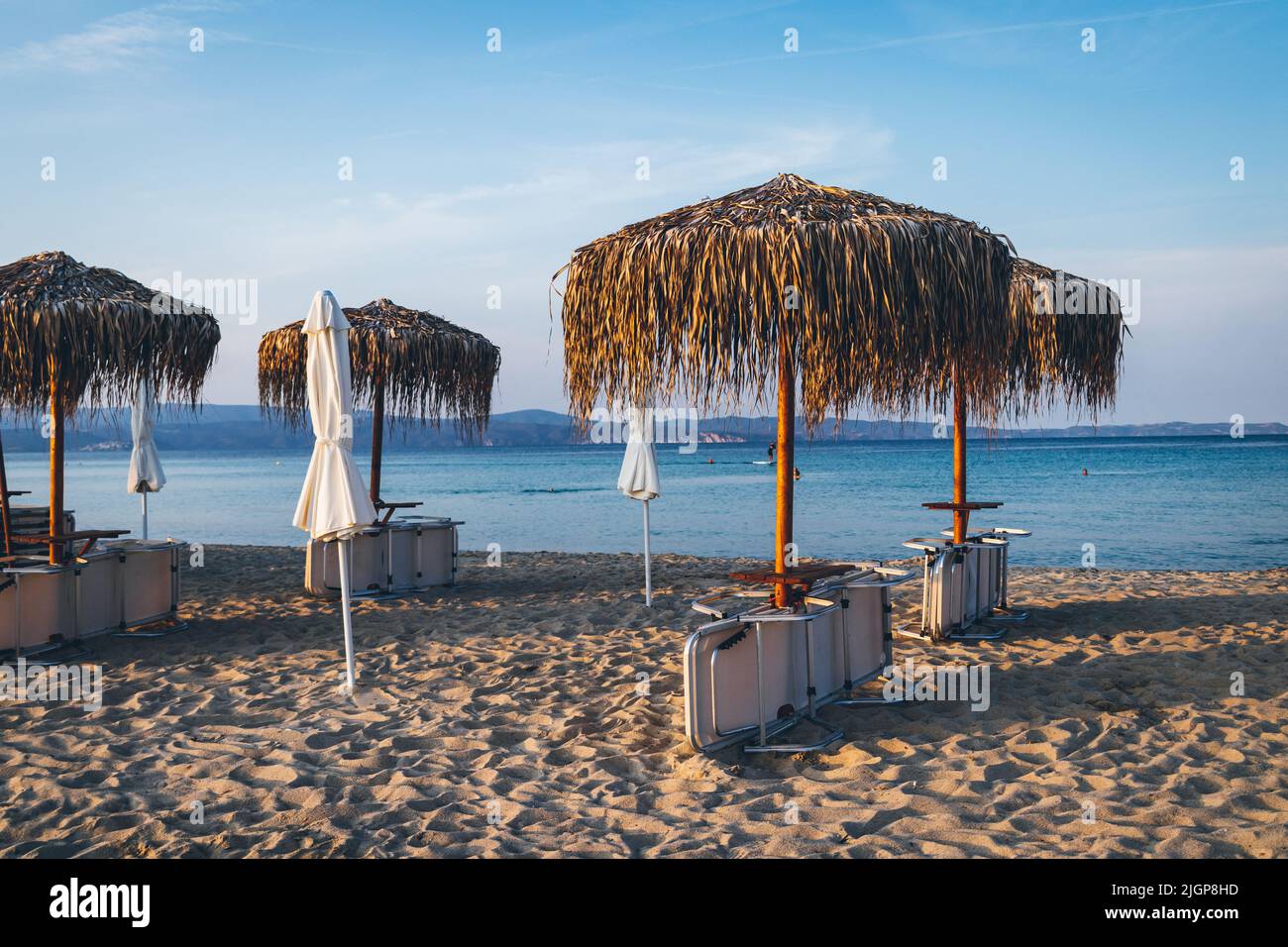 Empty beaches hi-res stock photography and images - Alamy