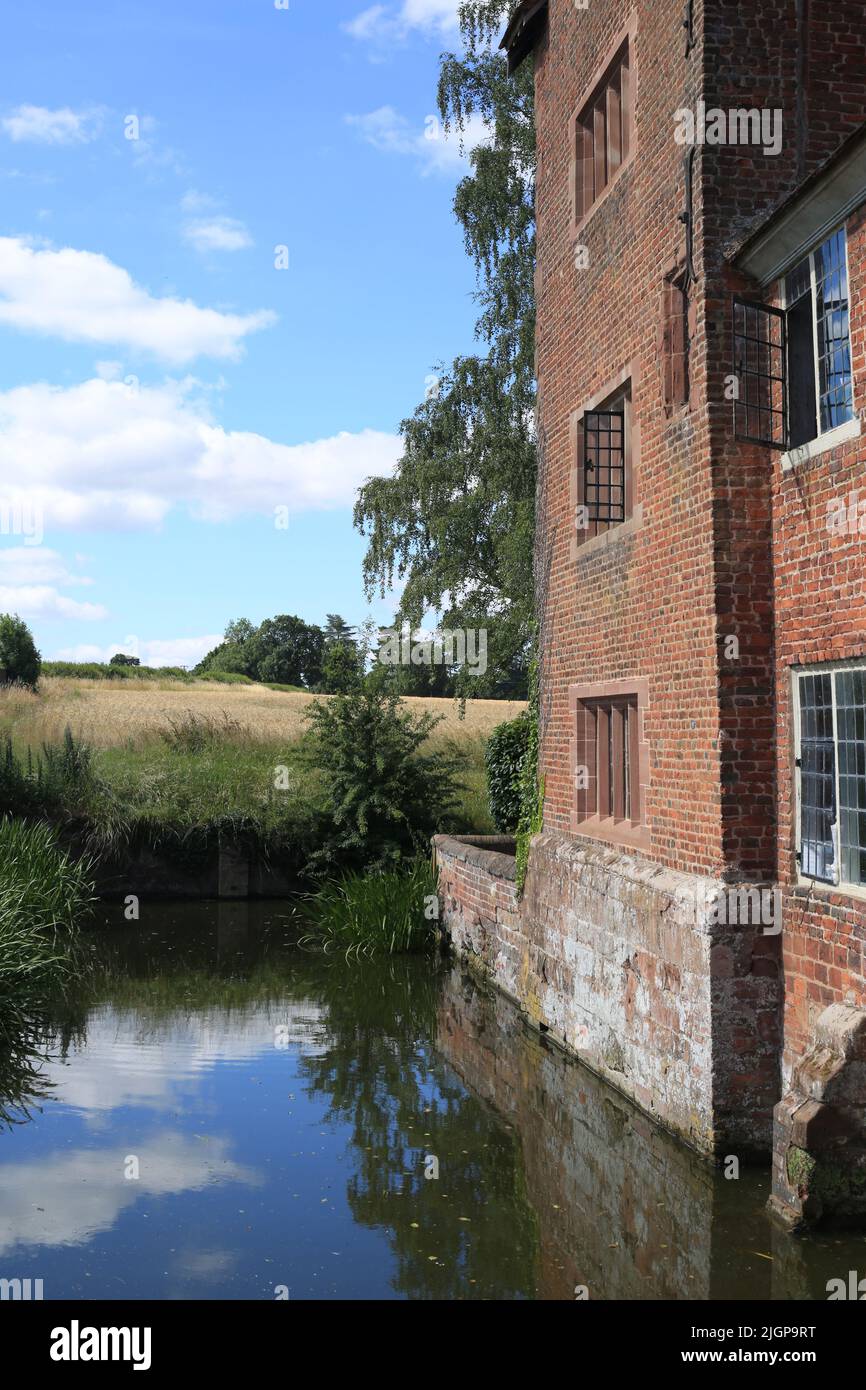The moat surrounding Harvington hall an Elizabethan manor house in ...