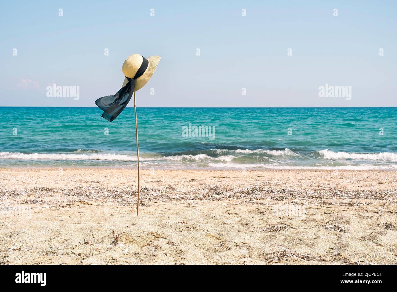 Ribbon sun hat hi-res stock photography and images - Alamy