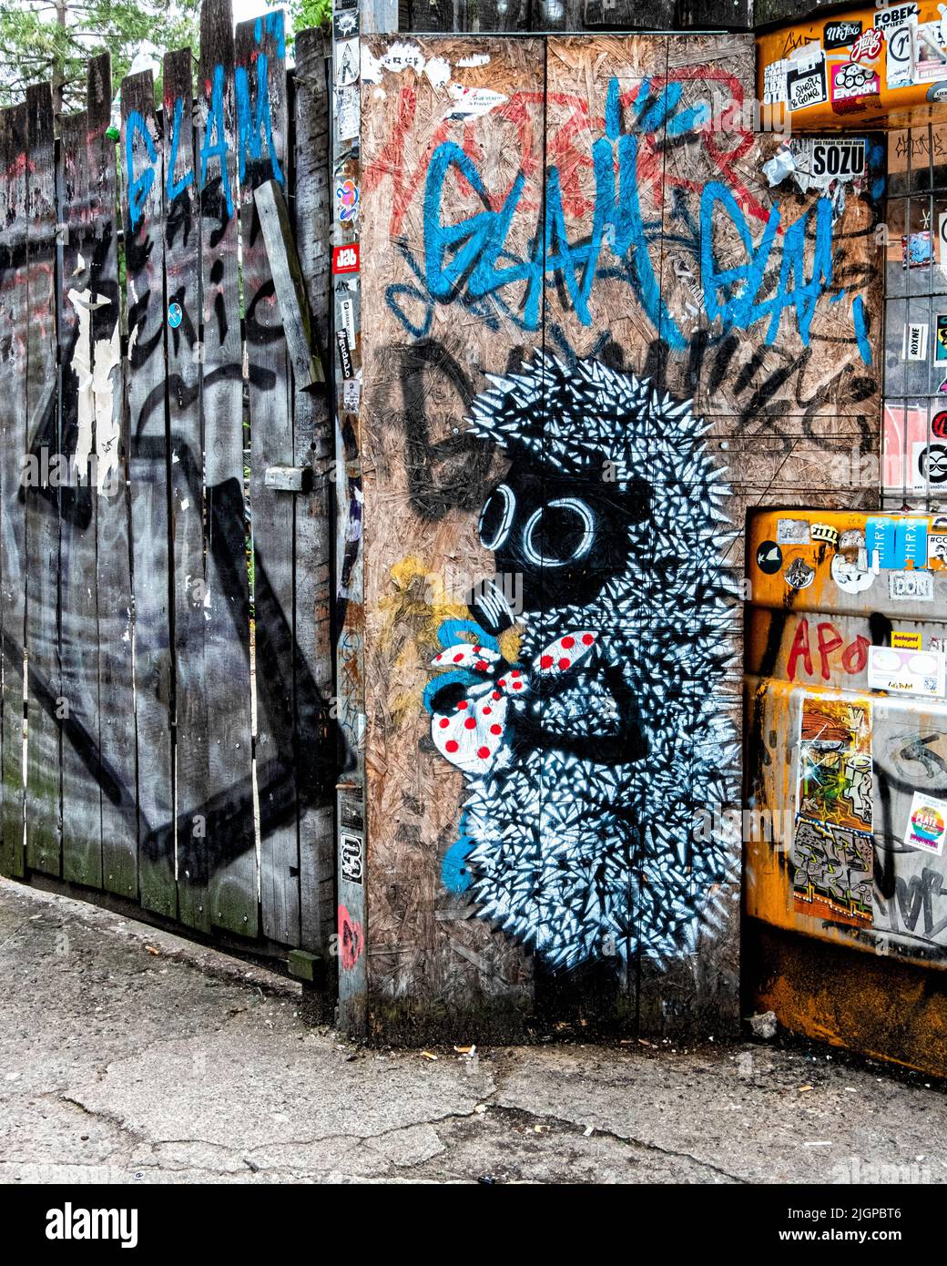 Street art on dilapidated wall at RAW Gelände,Revaler Strasse ...