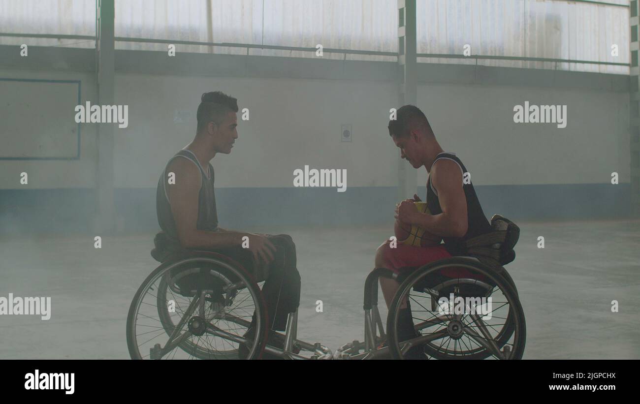 Athletes mobility training exercise hi-res stock photography and images ...