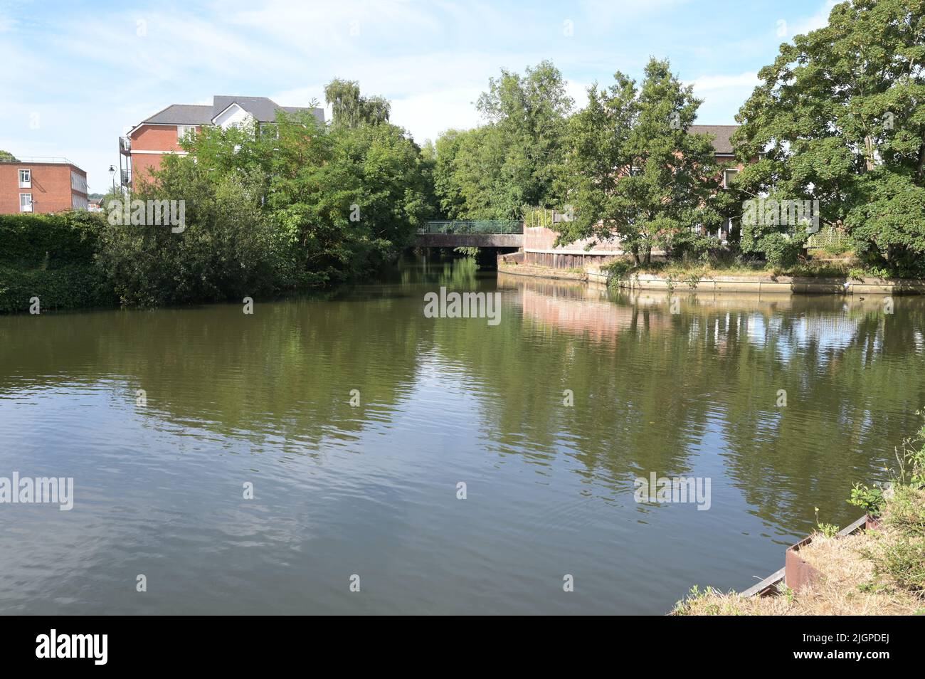 Tree lined river kent hi-res stock photography and images - Alamy