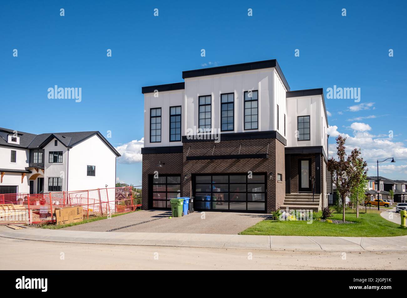 Construction house neighbourhood hi-res stock photography and images ...