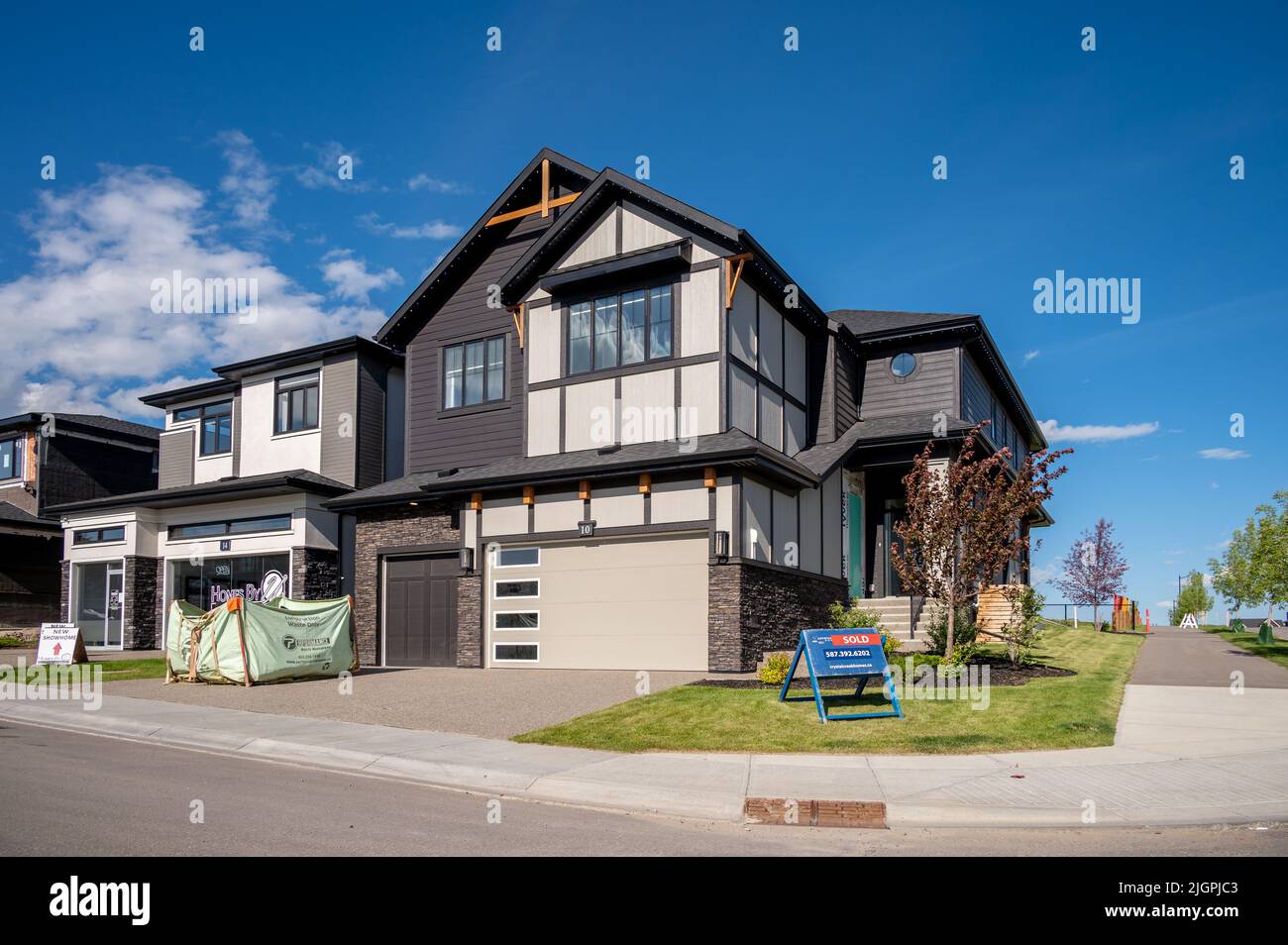 New home construction calgary hi-res stock photography and images - Alamy