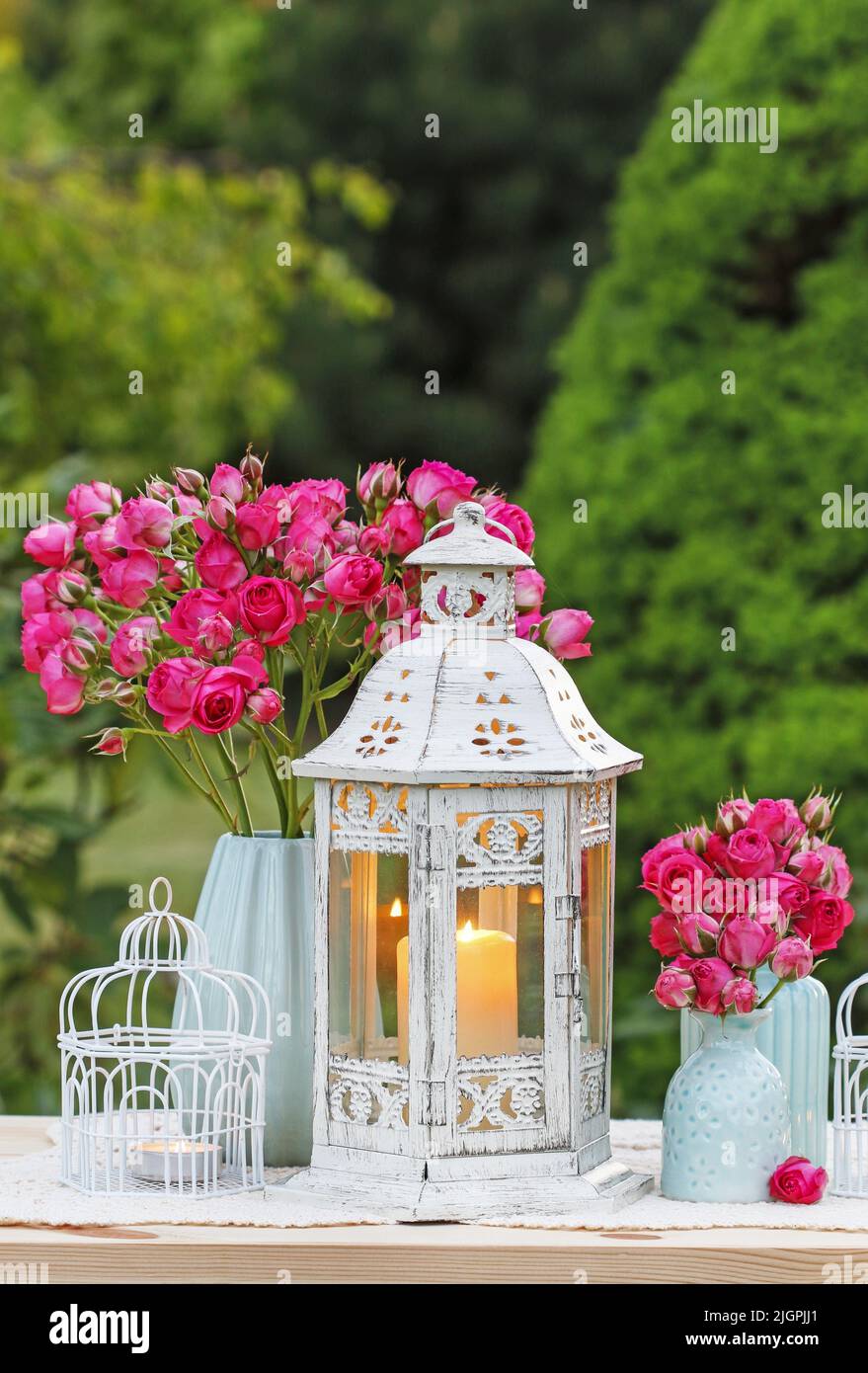 Pink garden party lanterns hi-res stock photography and images - Alamy